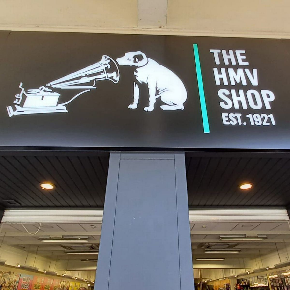 Pyramid signs exclusive supply contract with hmv – Pyramid International